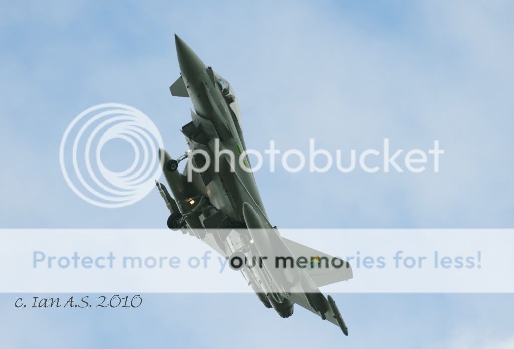 APD and 11 Squadron Families Day Cgsby - UK Airshow Review Forums